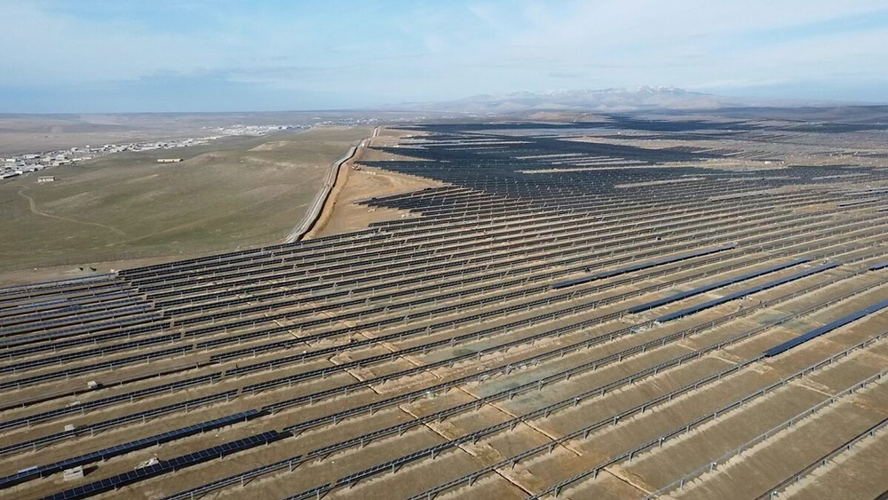 Uzbekistan brings the first phase of a 511 MW solar power project online