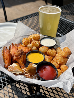 Sports Bar | Pints Elmhurst | Elmhurst