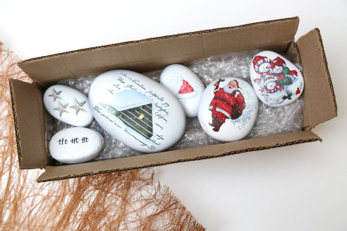Christmas Decorated Pebbles - Snowy Christmas (Limited Edition) | Stozo