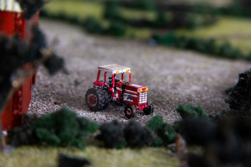 N scale International Tractor | Railscale 33d