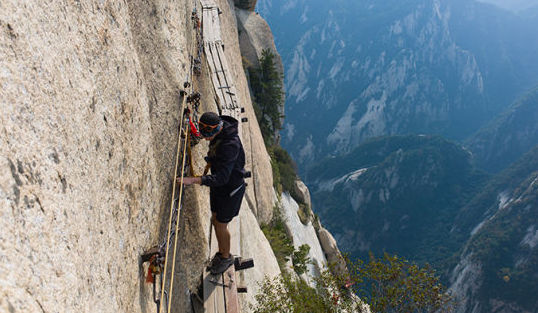 Mount Hua - Precipitous Mountain | ChinaFetching