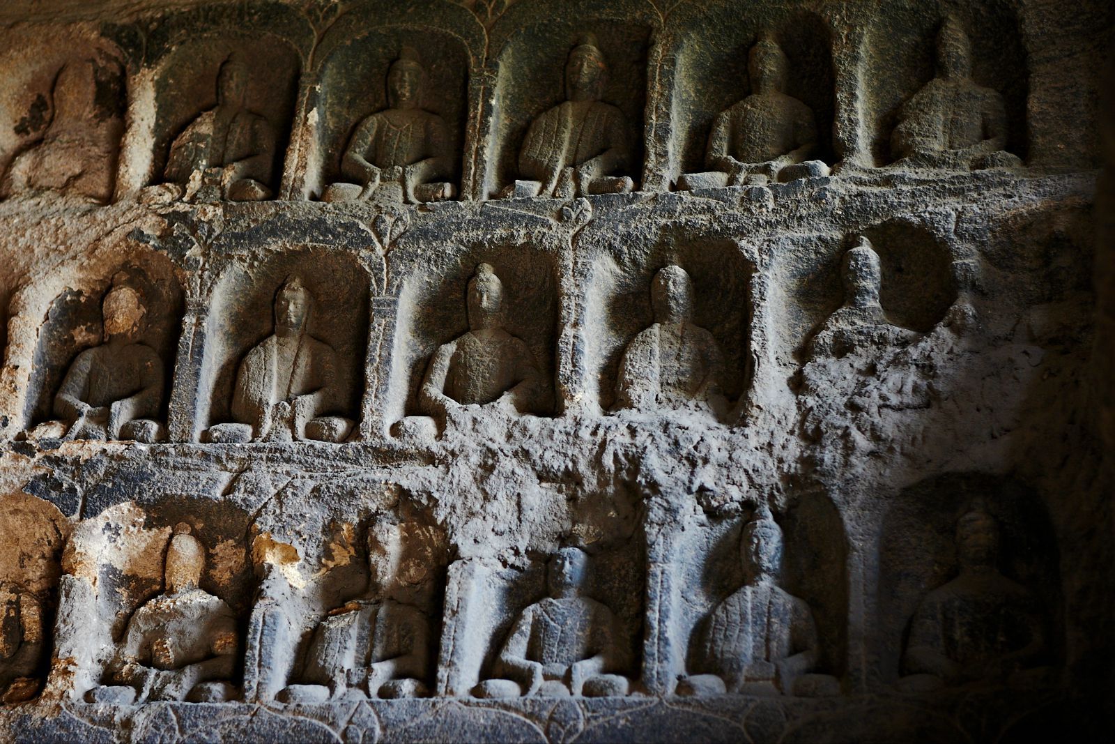 Yungang Grottoes - Buddhism and Royal | ChinaFetching