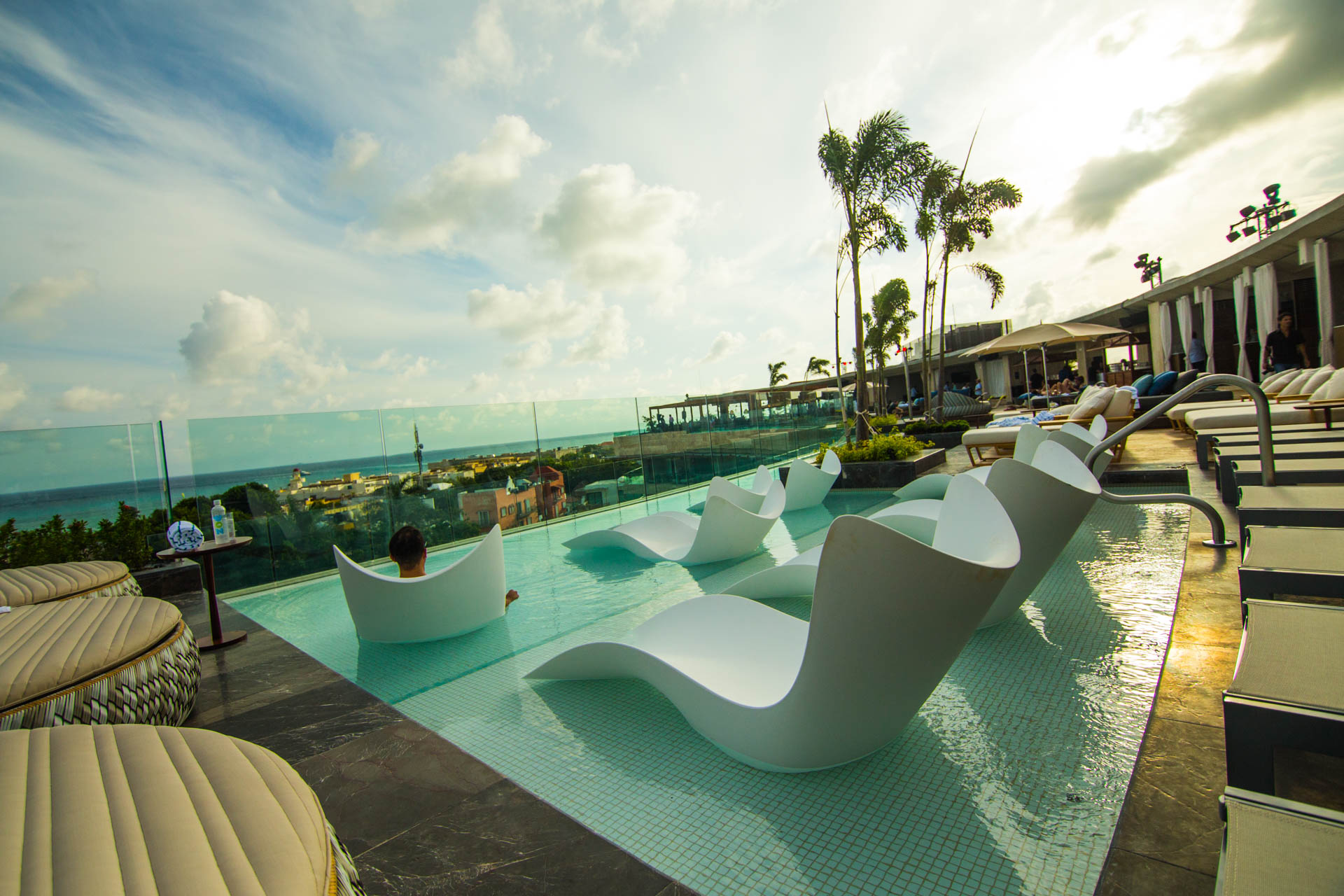 Pool party playa del carmen, beach club party crawl playa del carmen