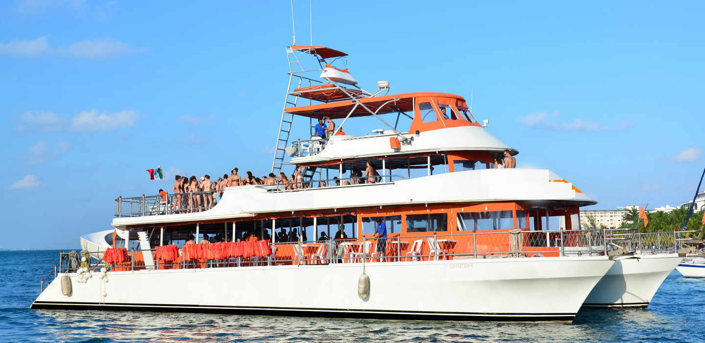 Catamaran Playa del carmen, boat party playa del carmen, Yacht party