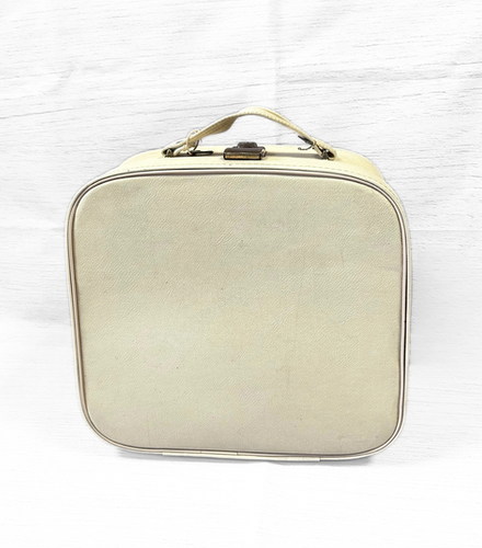 Vanity Case | Original 1960s Vintage Cream Faux Leather Vanity/Suitcase ...