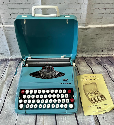 1960s/70s Vintage Smith-Corona Corsair Blue Typewriter | My Vintage