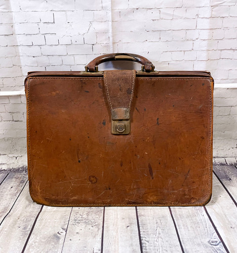 Vintage Doctors Bag | 1960s Vintage Tan Distressed Doctor's Bag ...