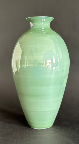 Holly Green Lustre | Atkinson-Jones