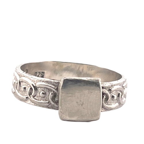 hammered chain Ring | three jax