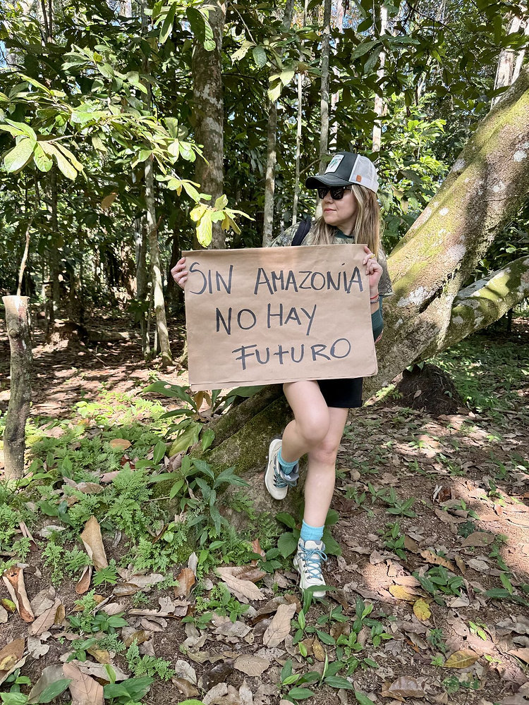 Cata Droguett explora el Amazonas en una travesía sustentable a bordo de un barco ecológico