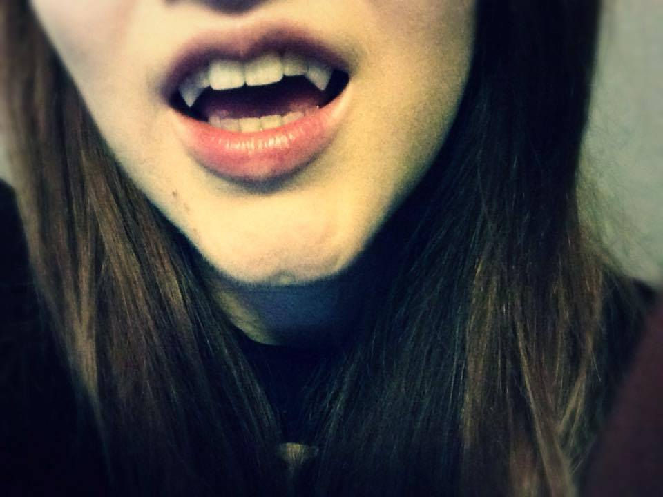 Custom Fangs and Vampire Teeth Orders and Sales