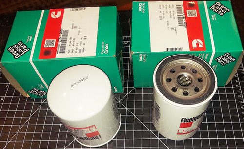 122-0800, C25042, C20566, C26191, 122-0645 Onan OEM Oil Filter 2 Pack ...