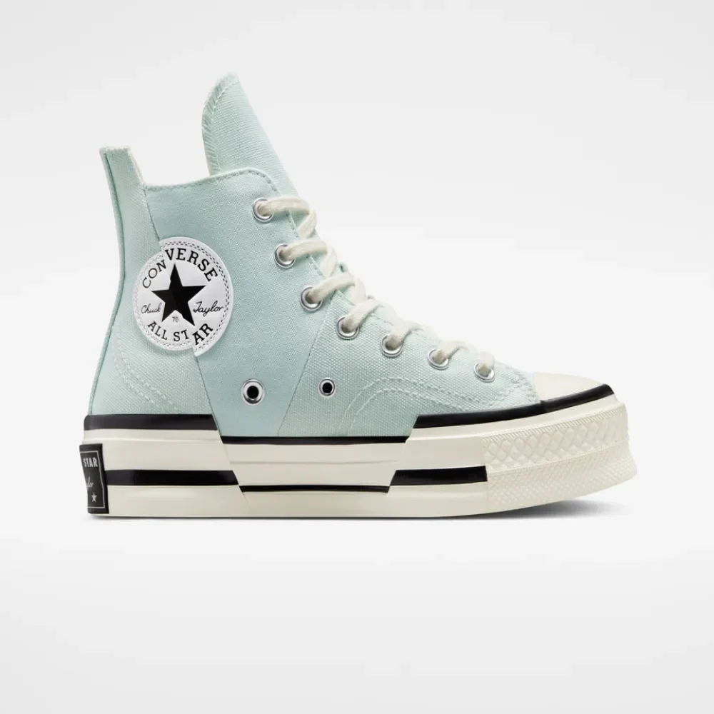 Converse vs. Vans: A Comparison of Two Classic Sneaker Brands