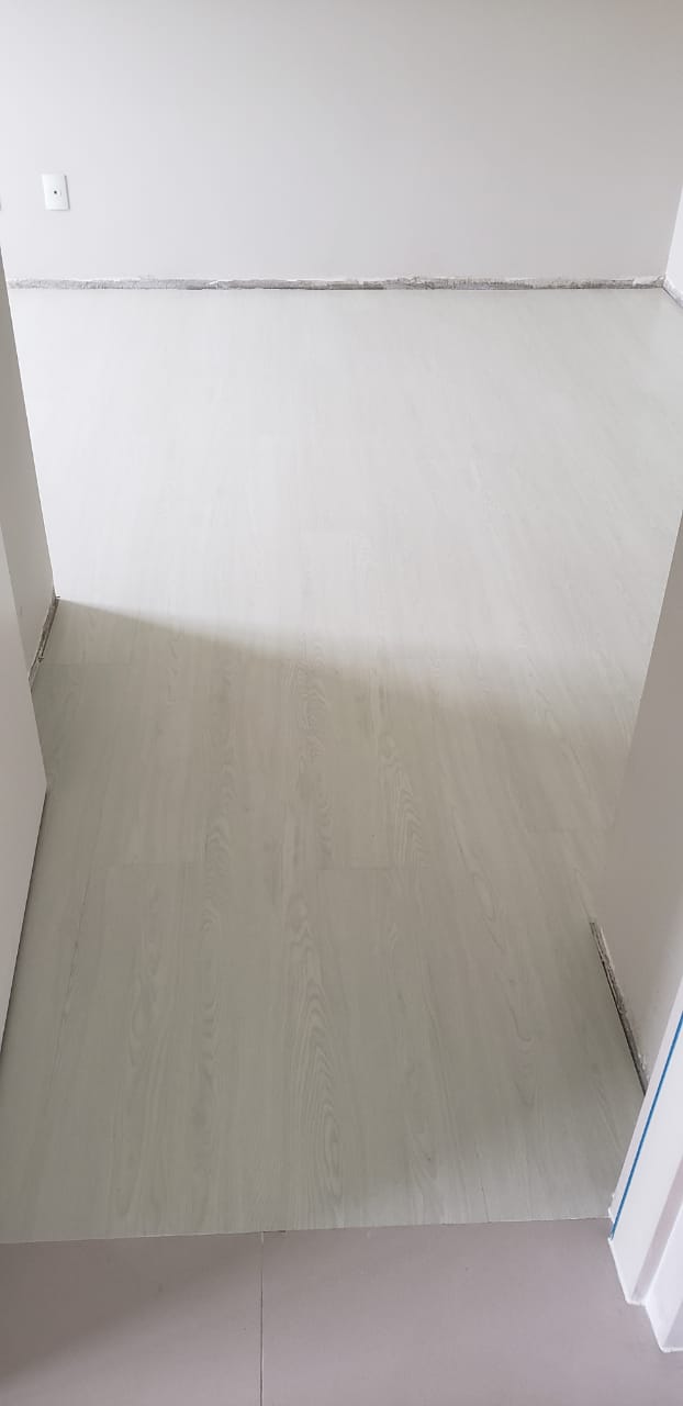 PISO DE PVC CREMA WHITE