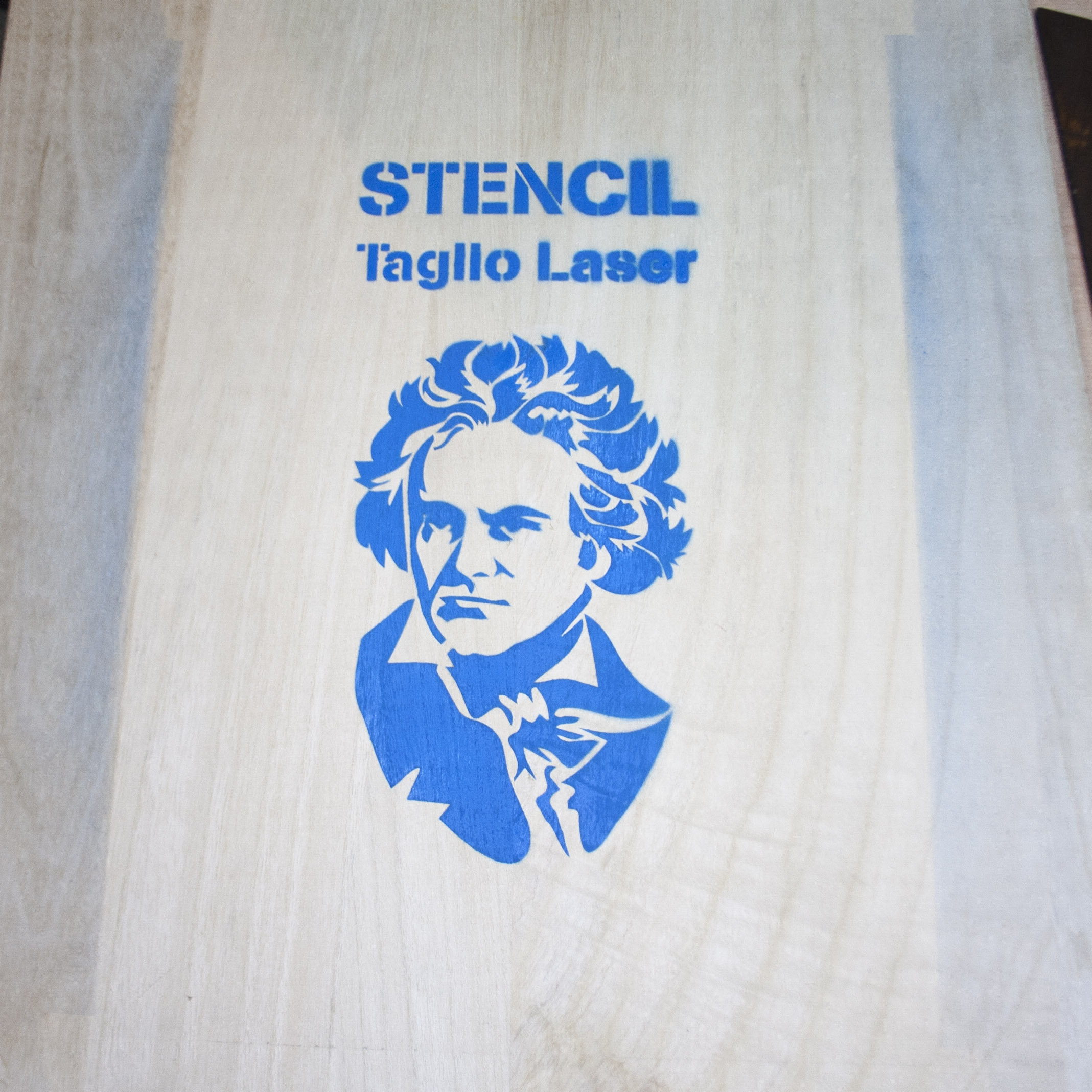 Come realizzare uno Stencil | Ideatagliolaser