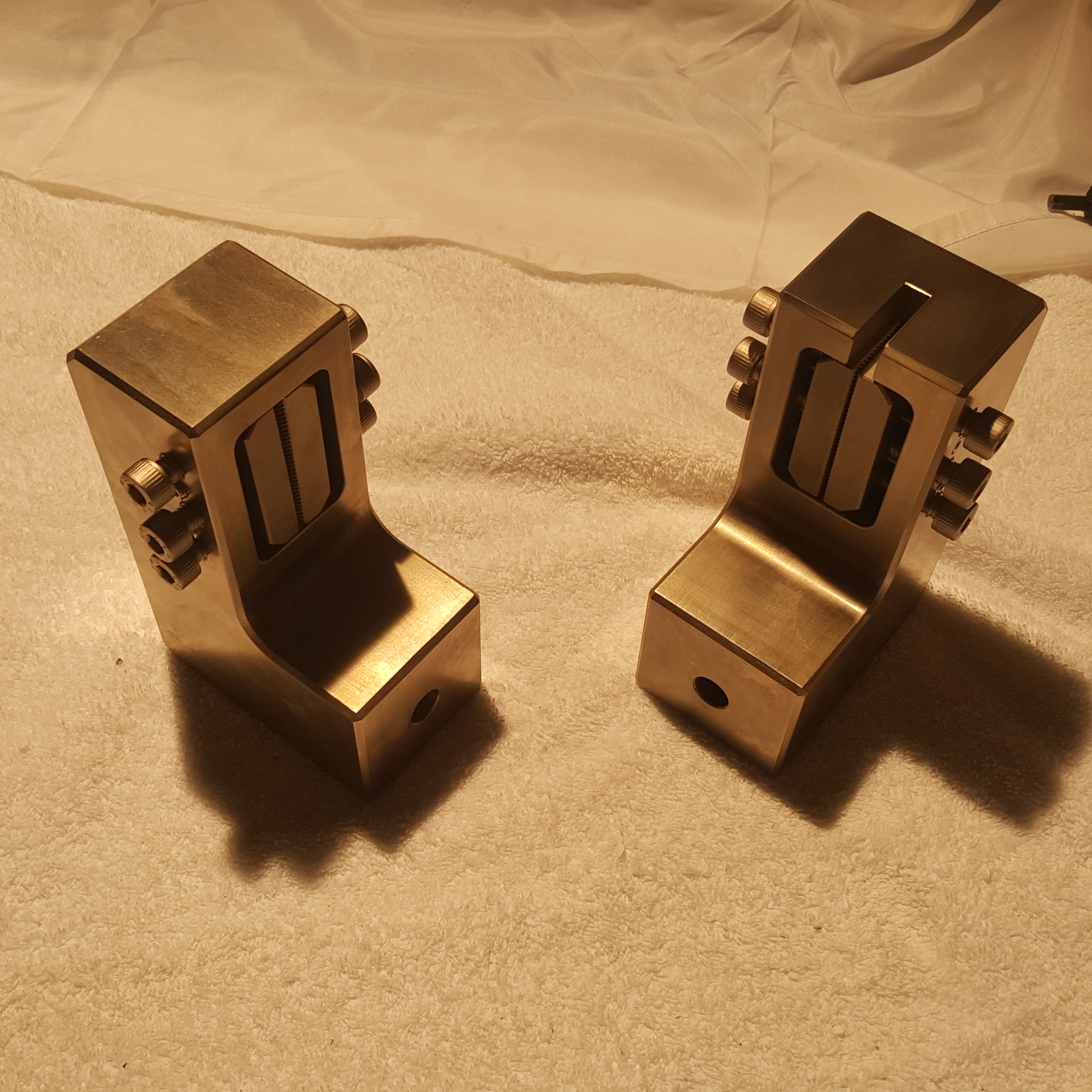 ASTM D7078 - V-notched Rail Shear Fixture