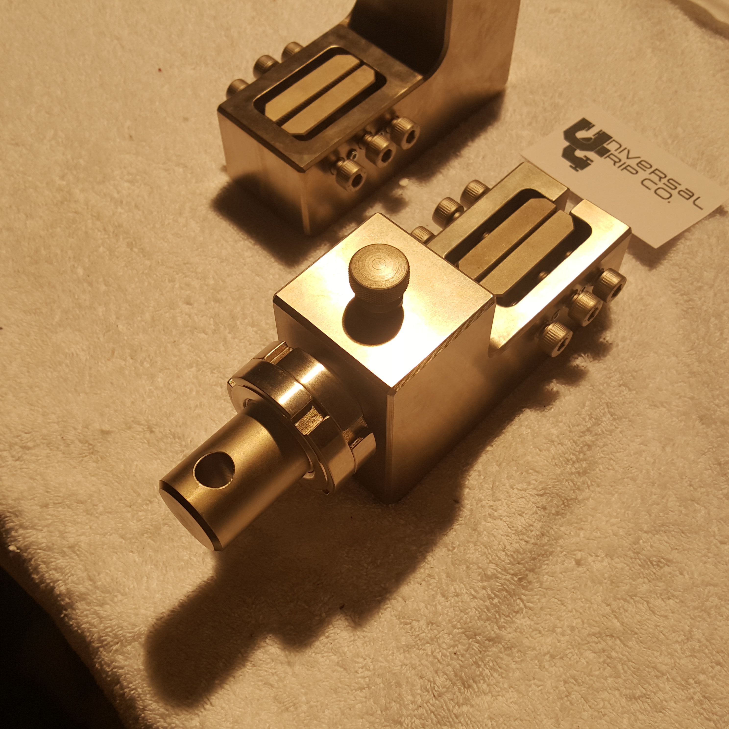 ASTM D7078 - V-notched Rail Shear Fixture