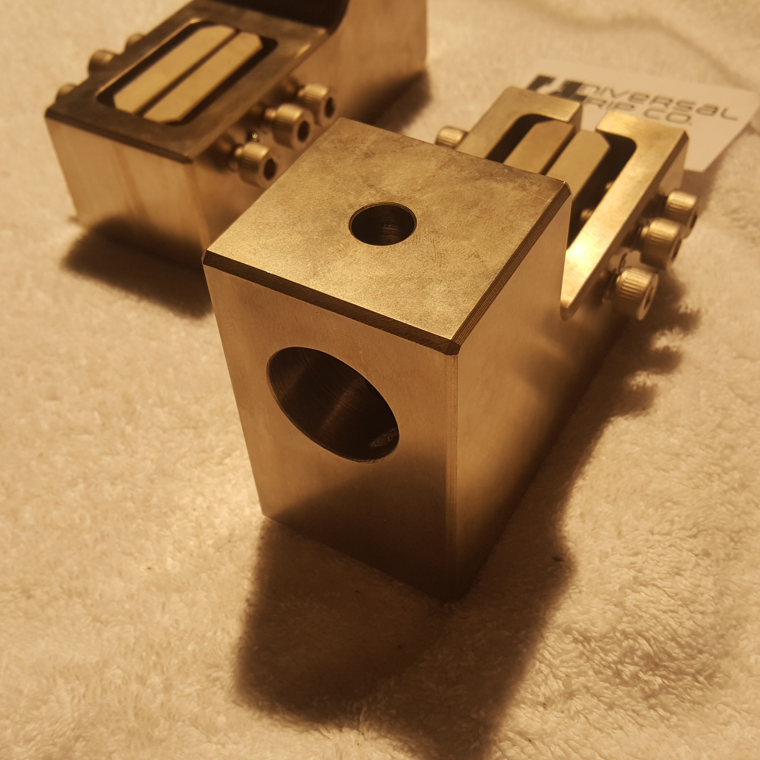 ASTM D7078 - V-notched Rail Shear Fixture