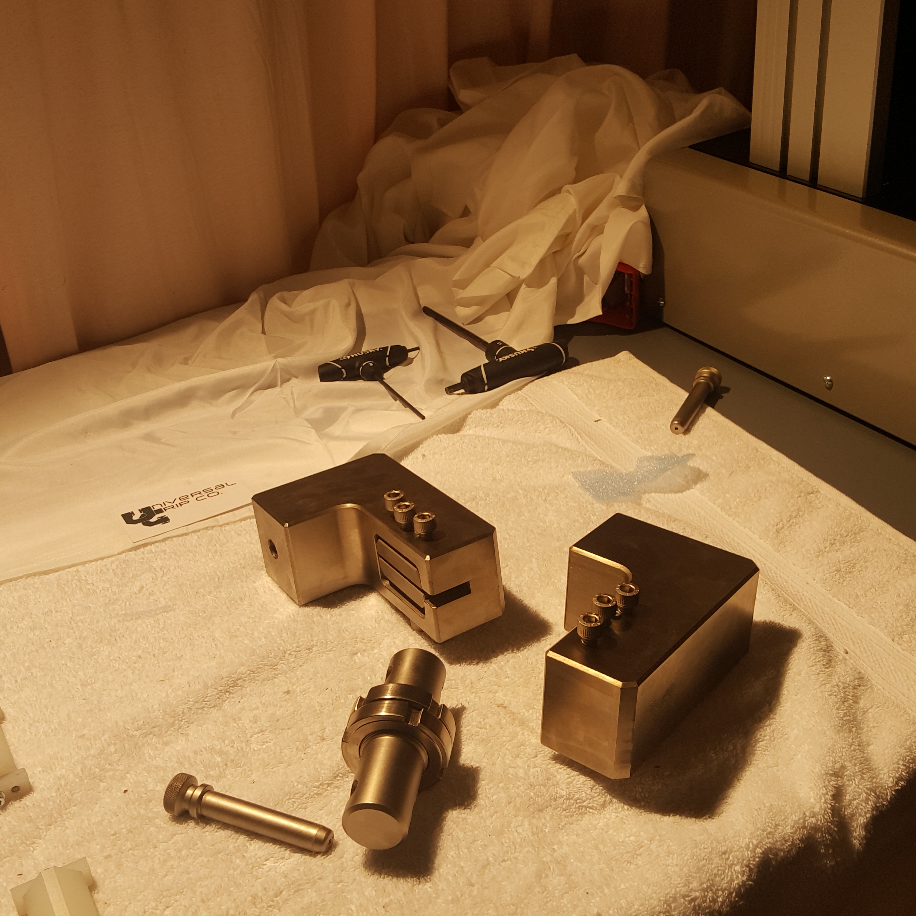 ASTM D7078 - V-notched Rail Shear Fixture