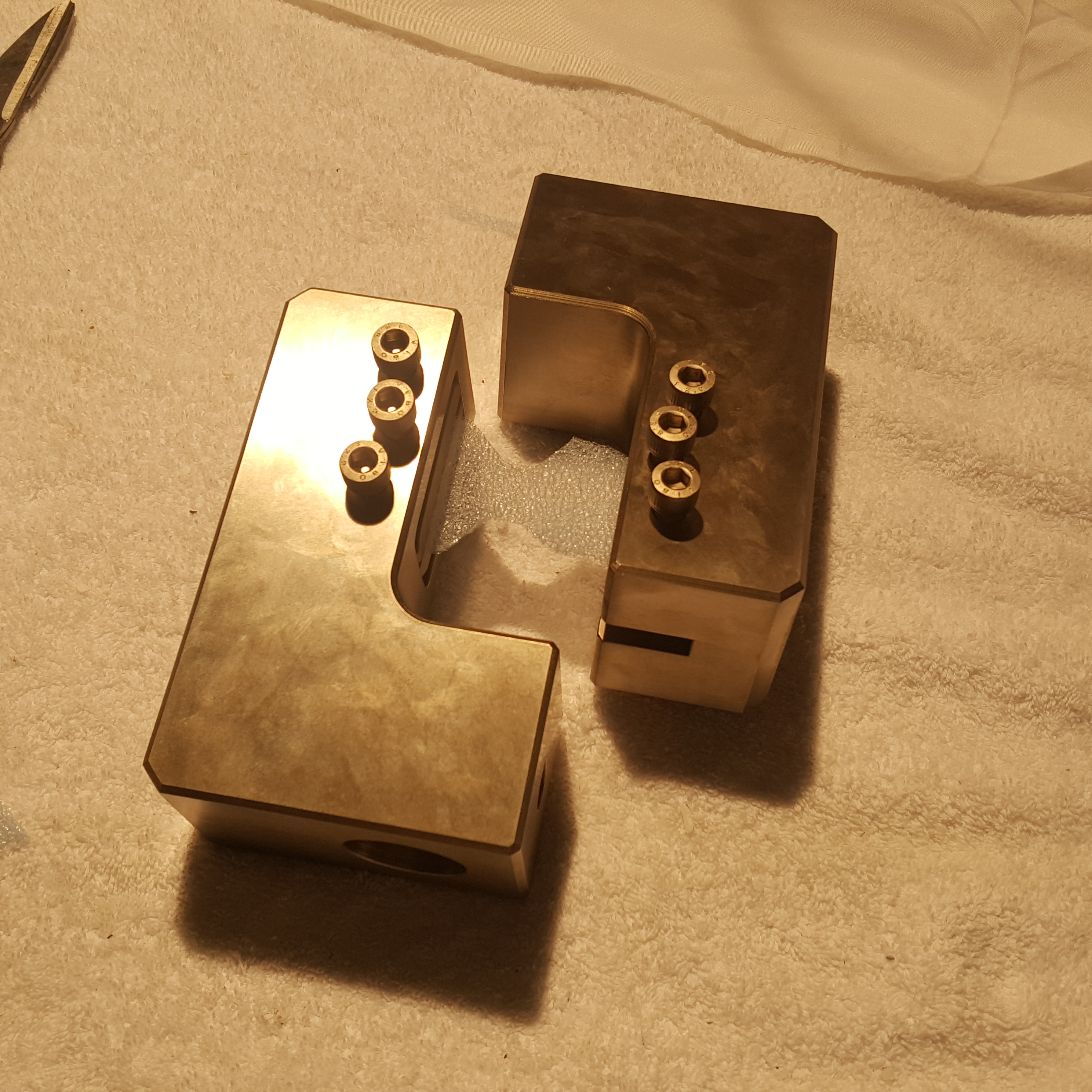 ASTM D7078 - V-notched Rail Shear Fixture