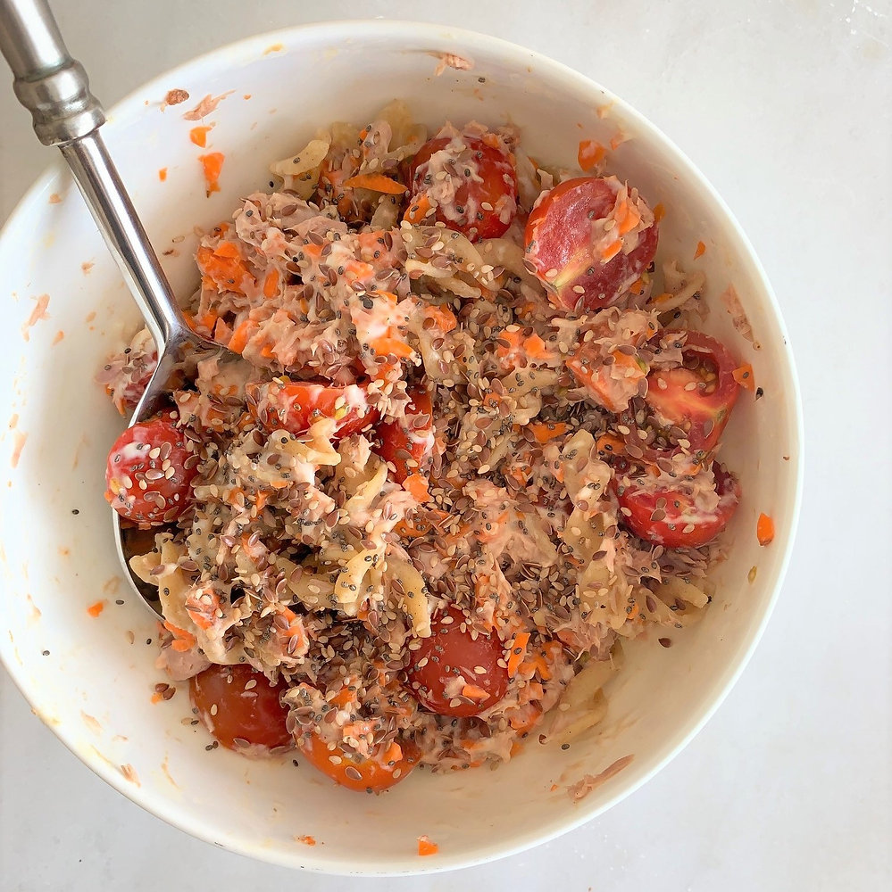 Ensalada de pasta fría con atún