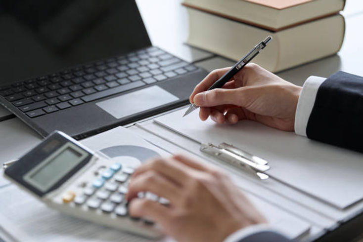 What Are the Types of Accountants?