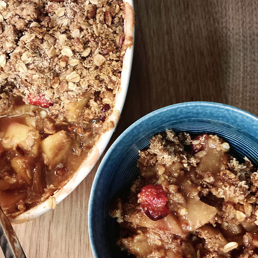 apple-berry crumble