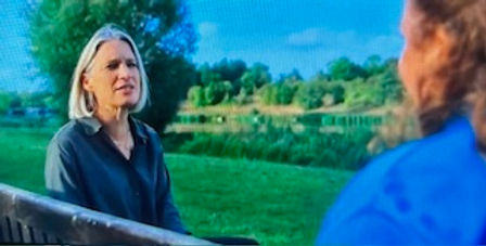 Julia spreads the news