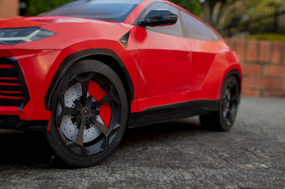 LAMBORGHINI URUS | ddiaz-paper-design