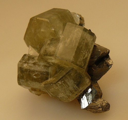 Fluorapatite | Geologic Desires
