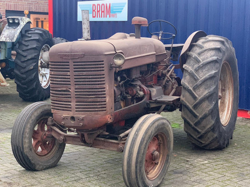 McCormick Farmall WD9 | Bram parts