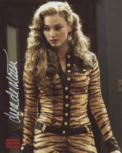 Drea De Matteo The Sopranos signed 8x10 CLOSE UP Leopard Outfit | Sopranos