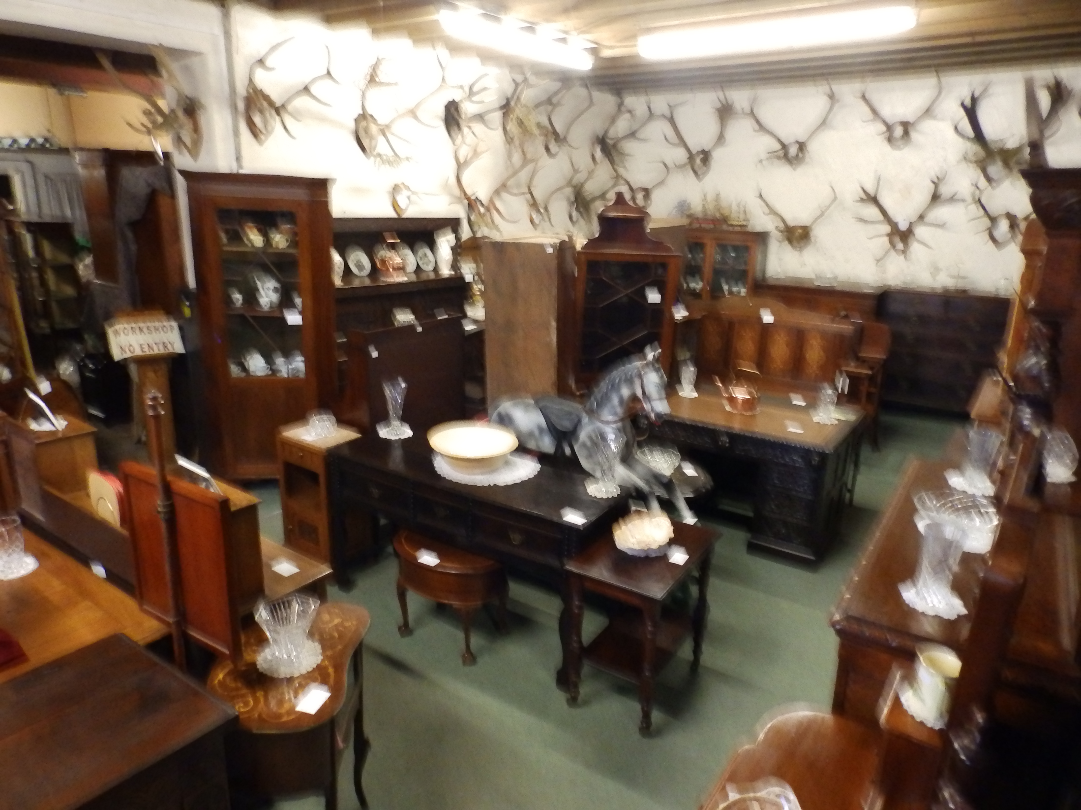 antiquesatyewtreewarehouse.com