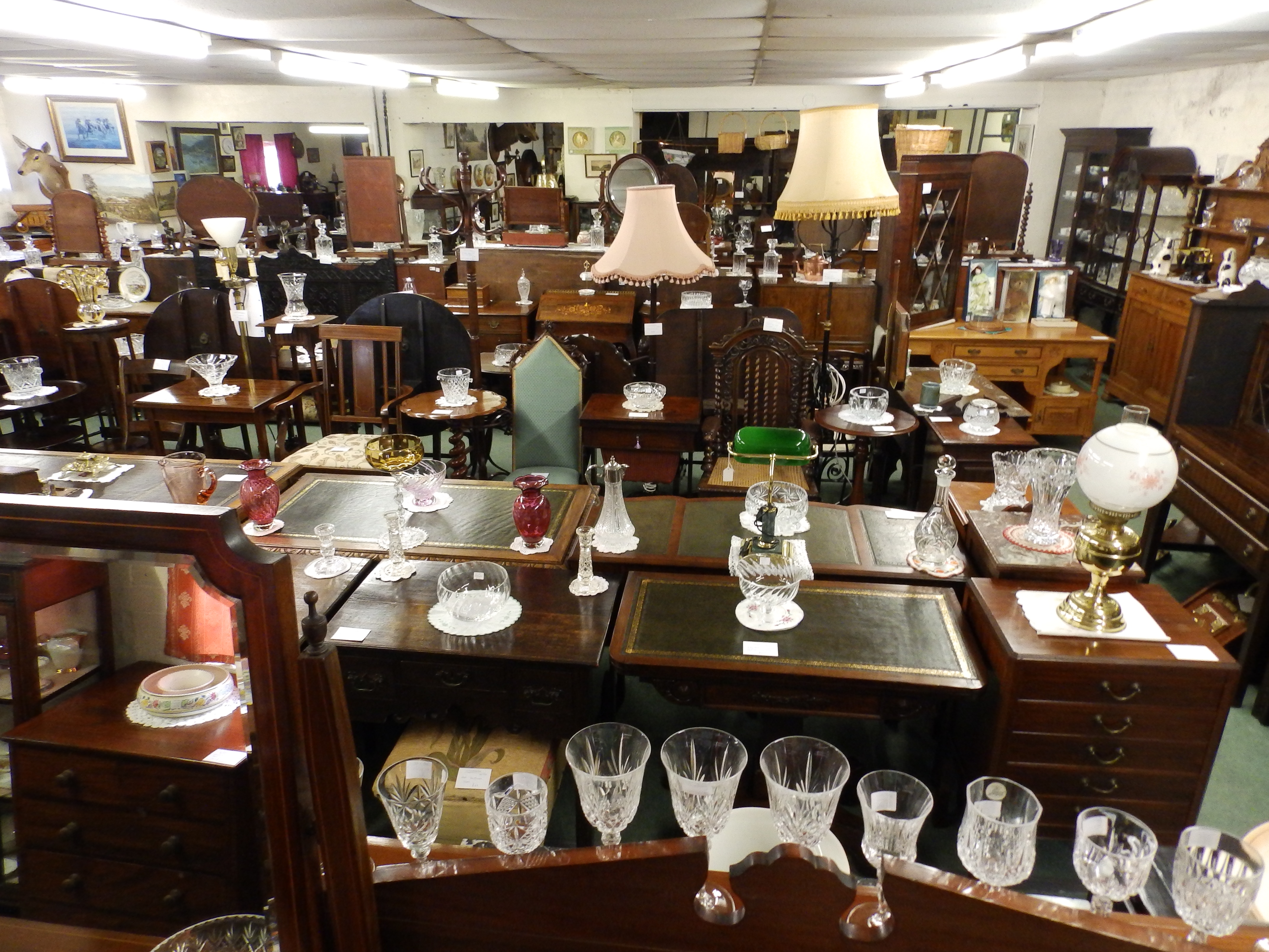antiquesatyewtreewarehouse.com