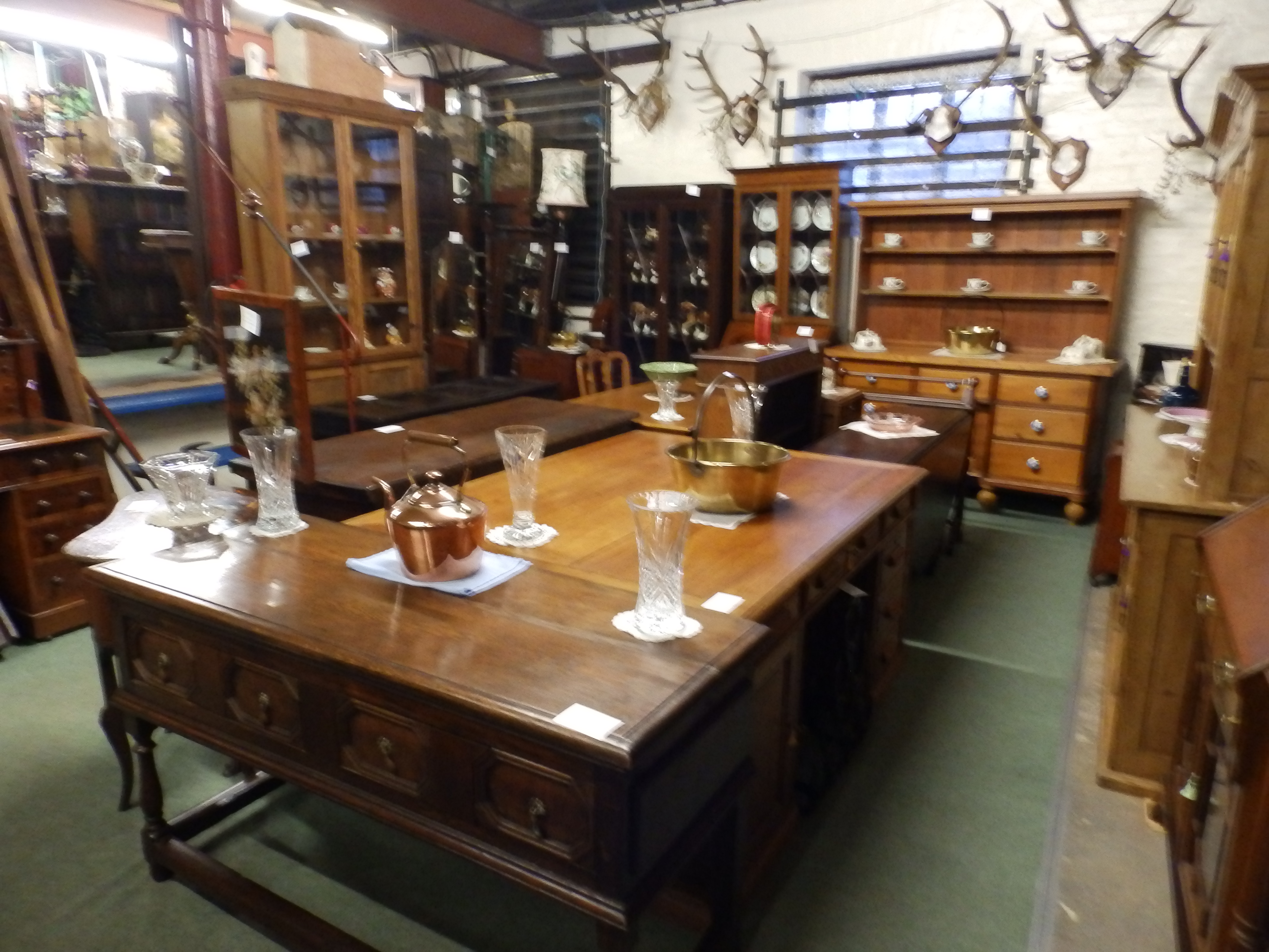 antiquesatyewtreewarehouse.com