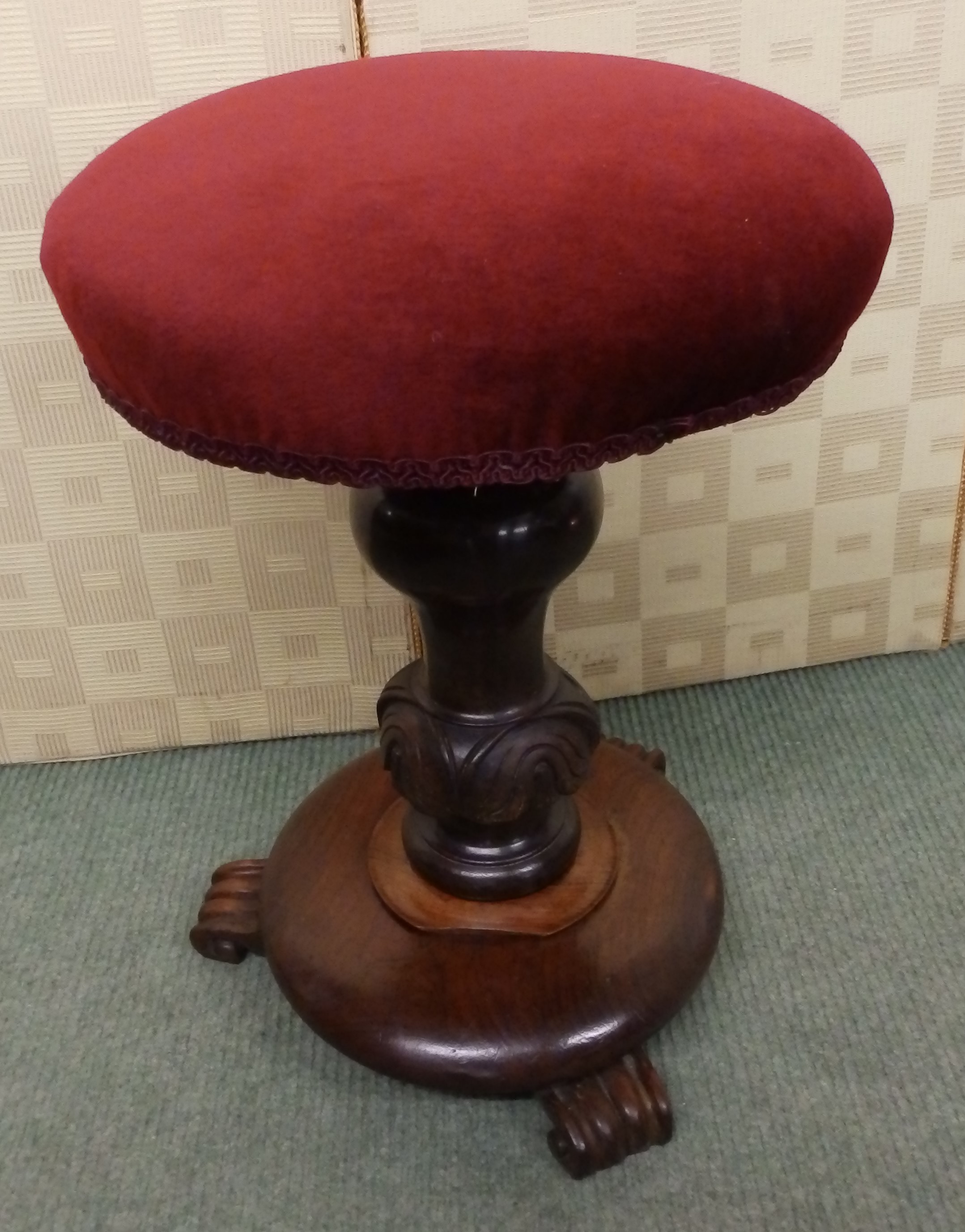 music stools | yewtree