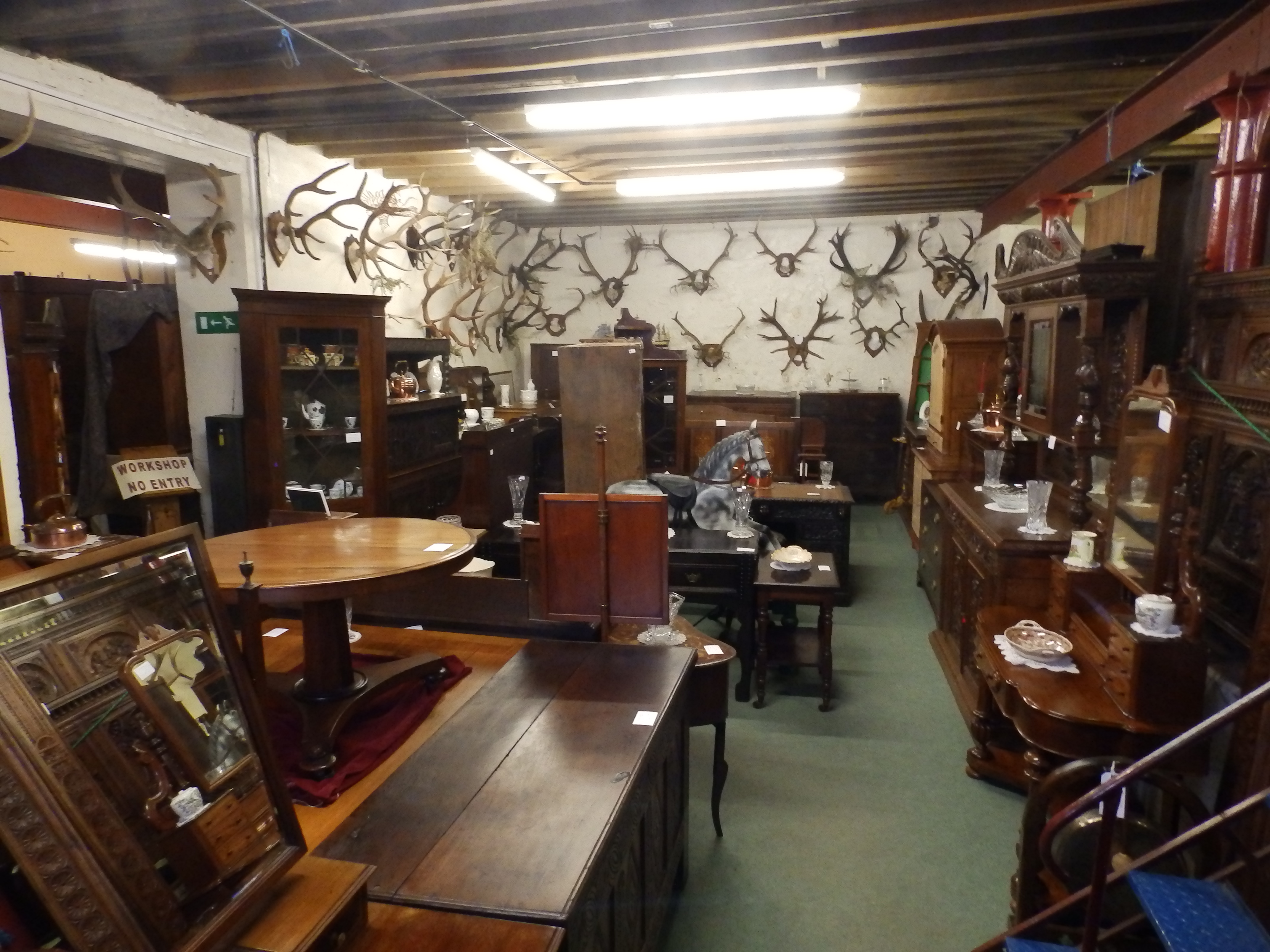 antiquesatyewtreewarehouse.com