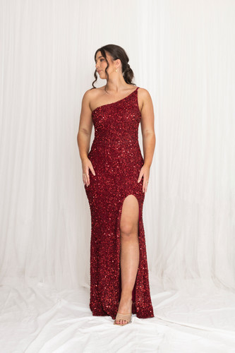 Calista Wine | The Wardrobe Hire