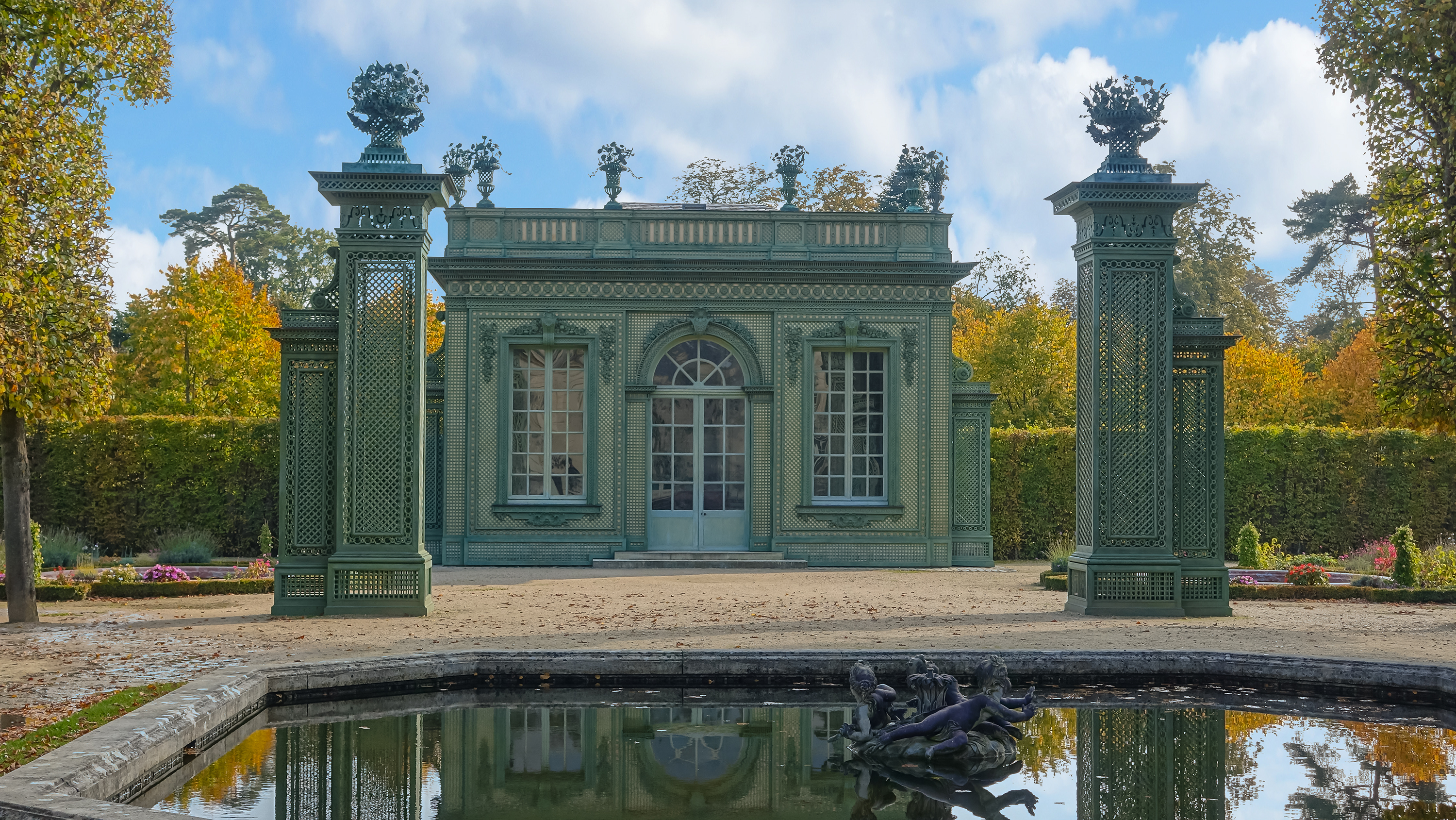 Gardens of versailles | Planter boxes Versailles planter