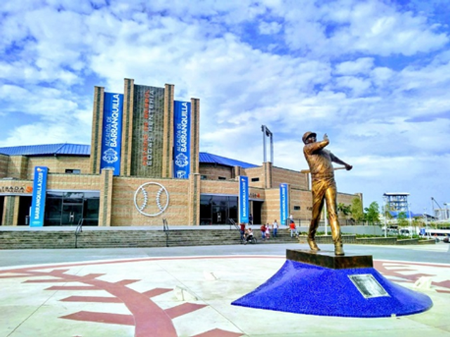 Estatua Edgar Renteria.