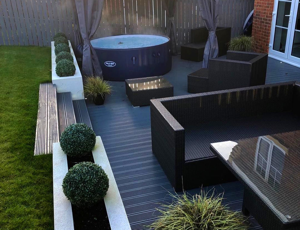 10 jardines con jacuzzi que te dejarán con la boca abierta