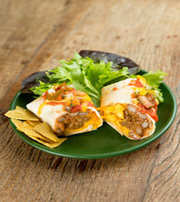 Aprenda a preparar um delicioso burrito. - Comida na Mesa