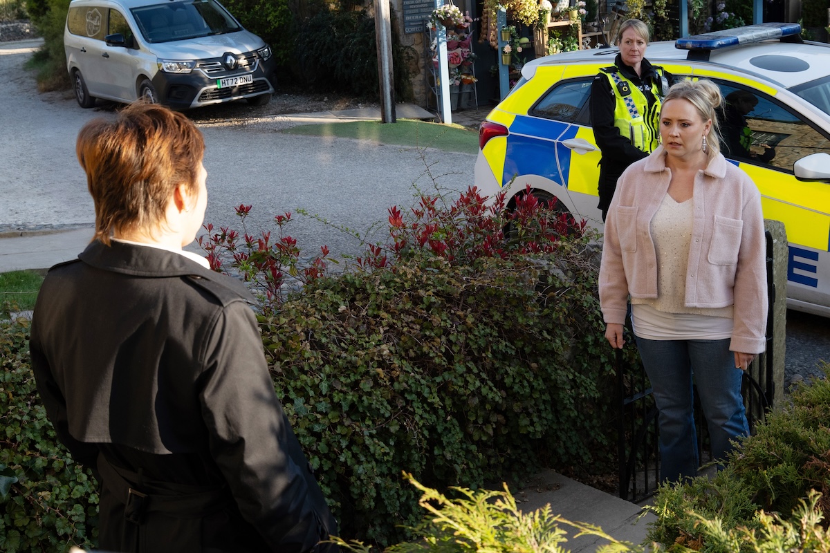 Tracy and Cain are in the frame for Nate's murder after his body is ...