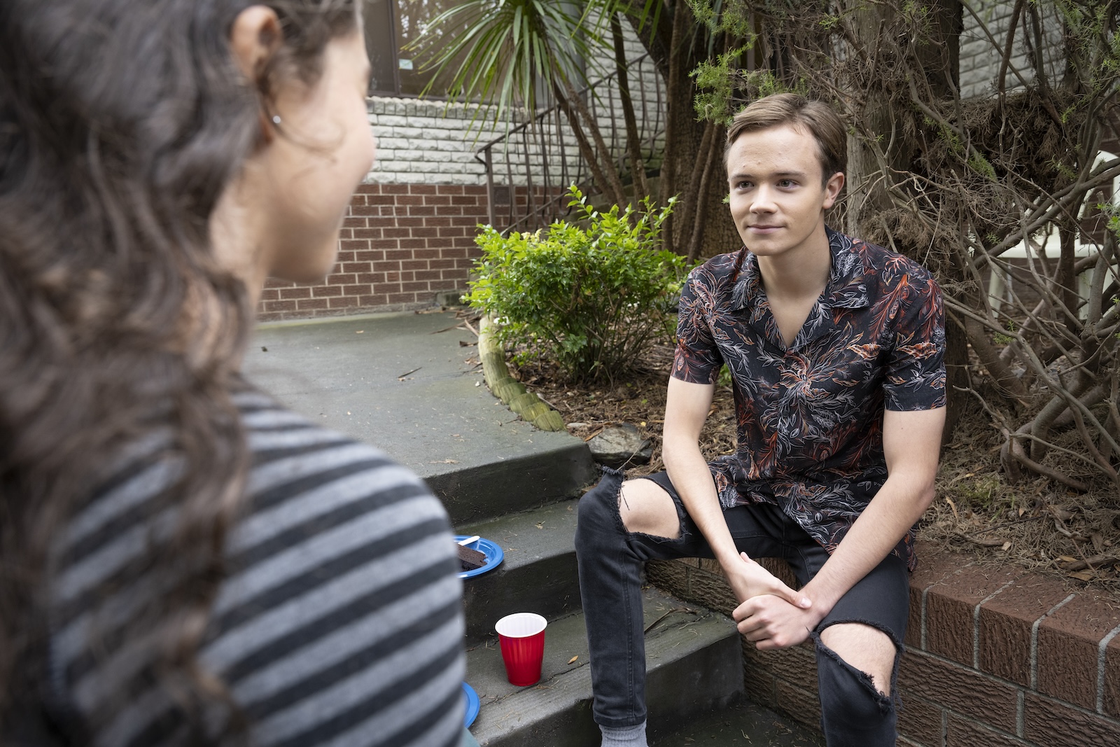 JJ and Nell take the next step as they share a first kiss in Neighbours