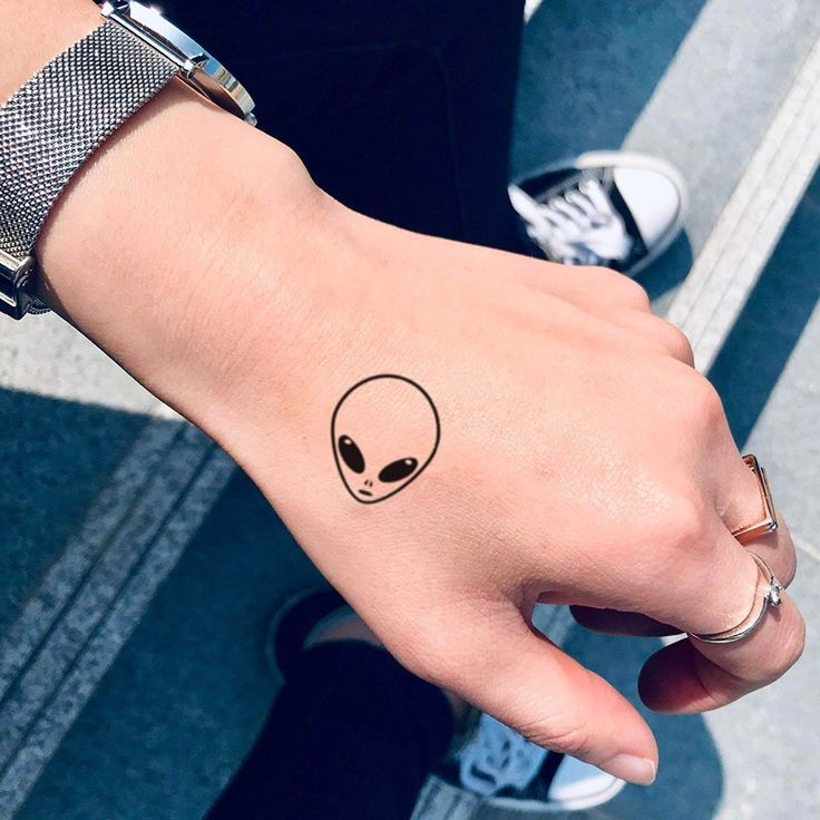 Alien Tattoo: Ideas, Meaning and Design [2025]