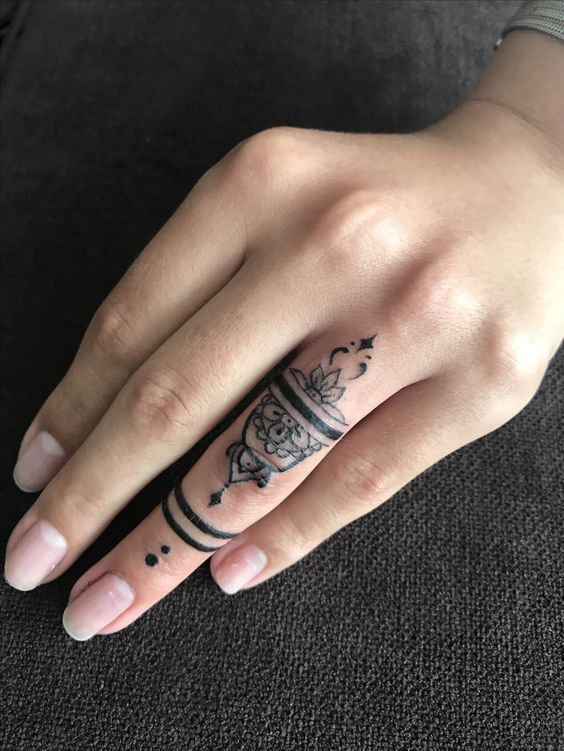 Finger Tattoos for Women: Ideas, Meaning and Design