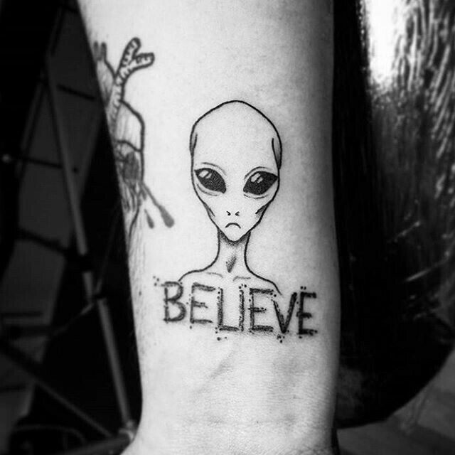 Alien Tattoo: Ideas, Meaning and Design [2025]