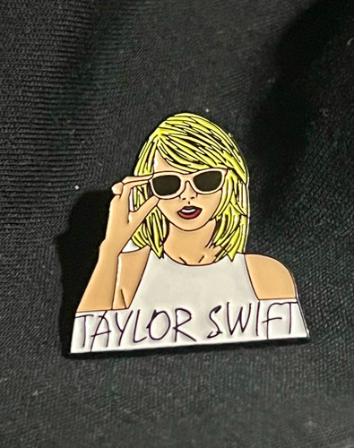 Taylor Pin | b-side-clothing