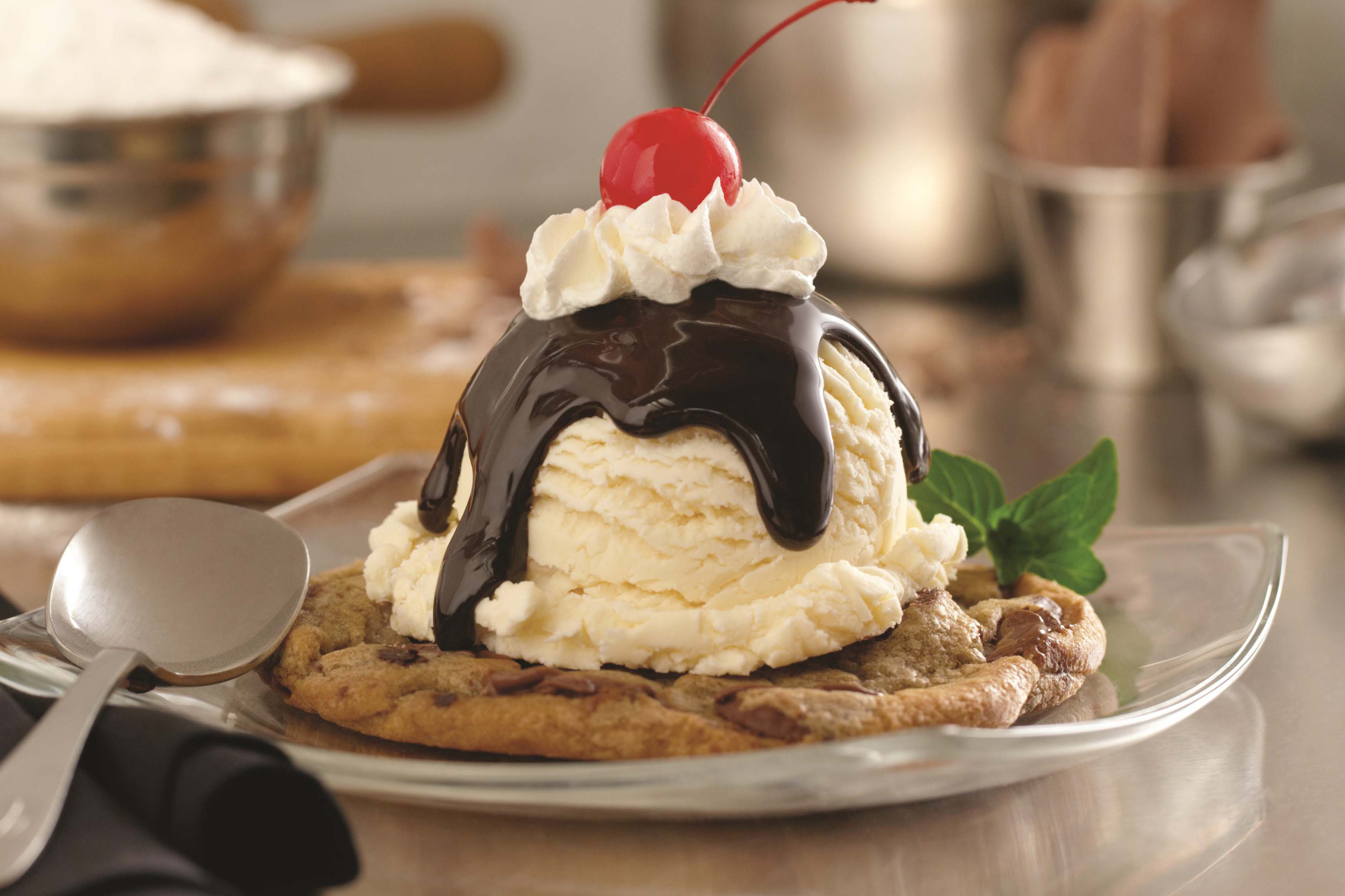 Chocolate Chip Cookie Sundae | Big Boy Restaurants