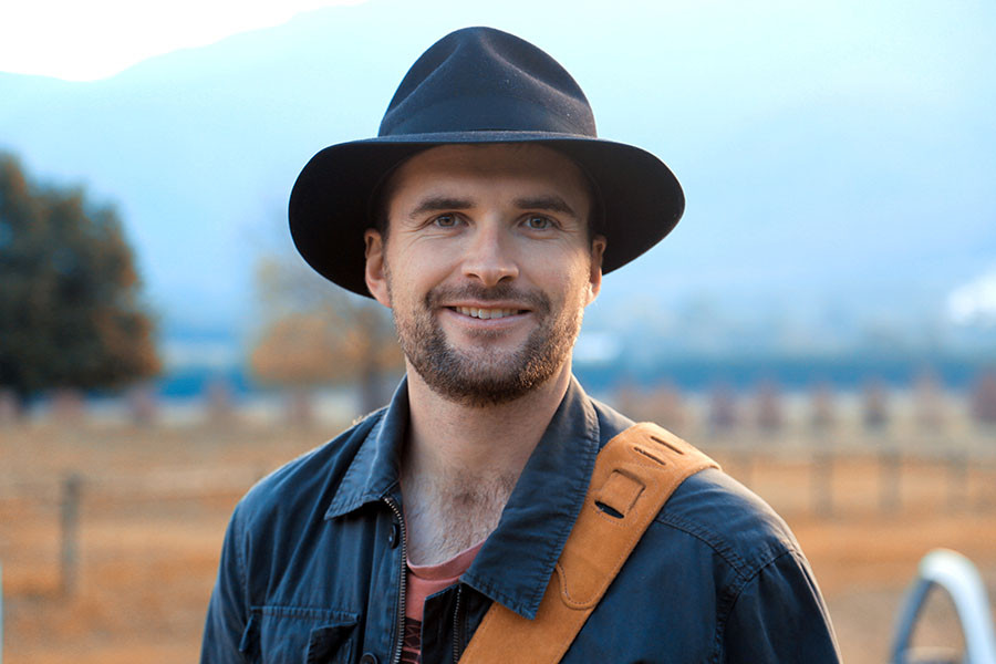 Dan Higgins | Country Singer/Songwriter